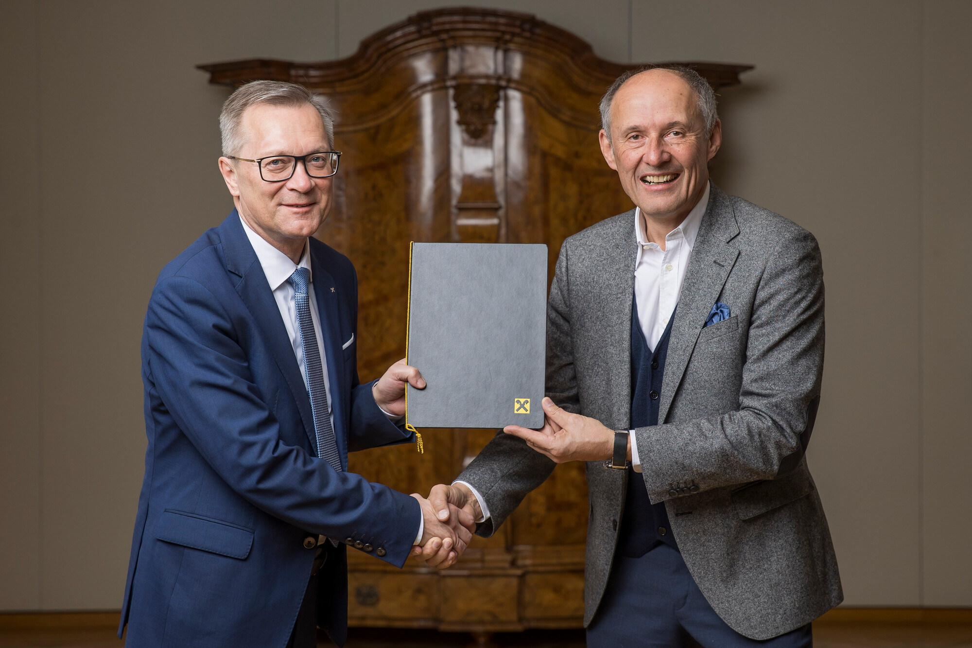 SLTG und Raiffeisen: Erfolgreicher Weg geht weiter - SalzburgerLand ...